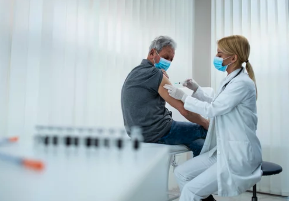 Flu Shot May Help Reduce Pneumonia, Save Lives of HF Patients